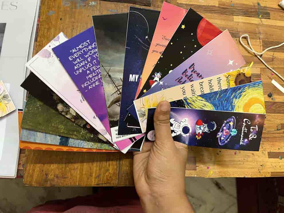 Magnetic bookmarks